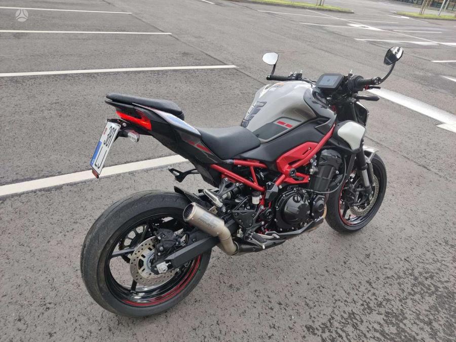 Kawasaki Z 2025 in Kaunas, with an engine capacity of 0.95 L and mileage of 8 thousand km for 8000 €, photo 7 on AUTOMOTO.COM.LV