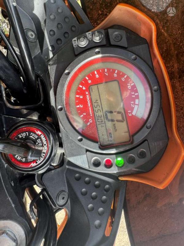 Orange Kawasaki Z 2006 in Vilnius, with an engine capacity of 0.75 L and mileage of 46 thousand km for 2800 €, photo 4 on AUTOMOTO.COM.LV