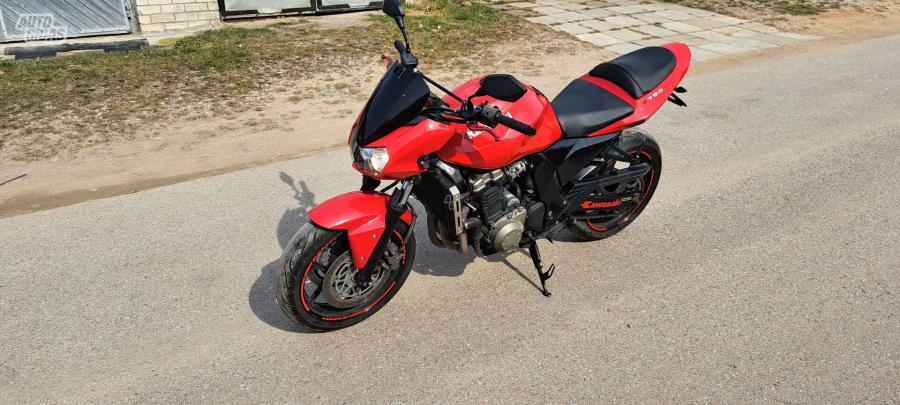 Red Kawasaki Z 2004 in Druskininkai, with an engine capacity of 0.75 L and mileage of 0 thousand km for 2100 €, photo 1 on AUTOMOTO.COM.LV