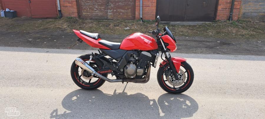 Red Kawasaki Z 2004 in Druskininkai, with an engine capacity of 0.75 L and mileage of 0 thousand km for 2100 €, photo 5 on AUTOMOTO.COM.LV