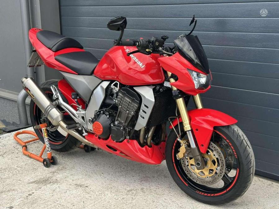 Red Kawasaki Z 2004 in Panevezys, with an engine capacity of 1.00 L and mileage of 0 thousand km for 2700 €, photo 3 on AUTOMOTO.COM.LV