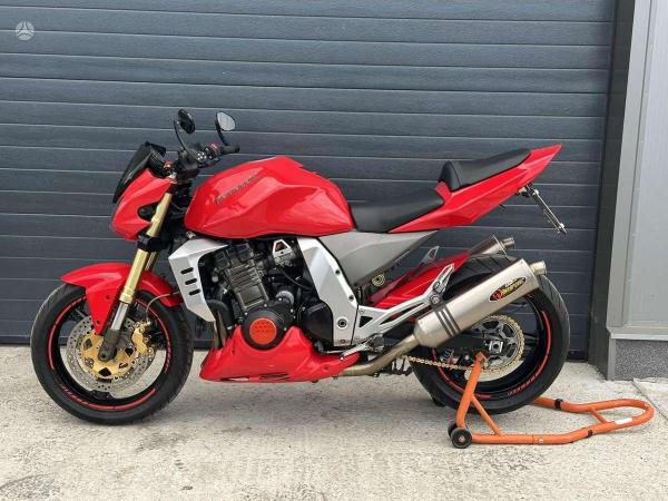 Red Kawasaki Z 2004 in Panevezys, with an engine capacity of 1.00 L and mileage of 0 thousand km for 2700 €, photo 4 on AUTOMOTO.COM.LV