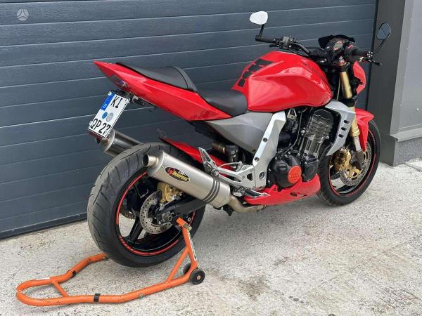 Red Kawasaki Z 2004 in Panevezys, with an engine capacity of 1.00 L and mileage of 0 thousand km for 2700 €, photo 6 on AUTOMOTO.COM.LV