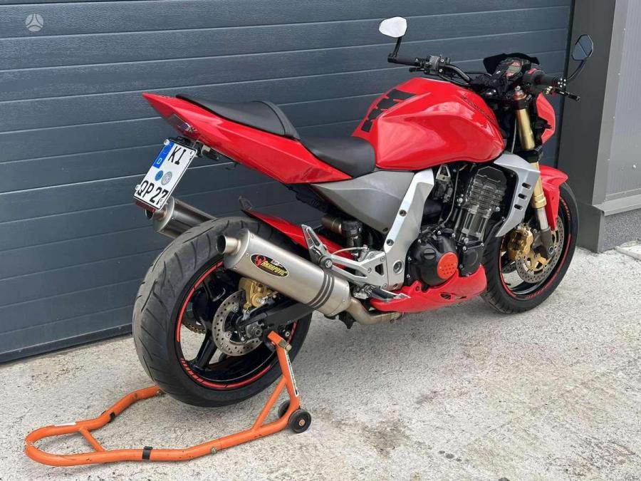 Red Kawasaki Z 2004 in Panevezys, with an engine capacity of 1.00 L and mileage of 0 thousand km for 2700 €, photo 7 on AUTOMOTO.COM.LV