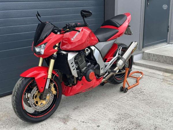 Red Kawasaki Z 2004 in Panevezys, with an engine capacity of 1.00 L and mileage of 0 thousand km for 2700 €, photo 10 on AUTOMOTO.COM.LV