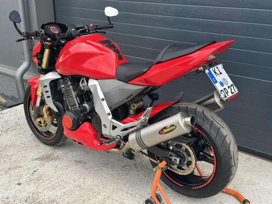 Red Kawasaki Z 2004 in Panevezys, with an engine capacity of 1.00 L and mileage of 0 thousand km for 2700 €, photo 13 on AUTOMOTO.COM.LV