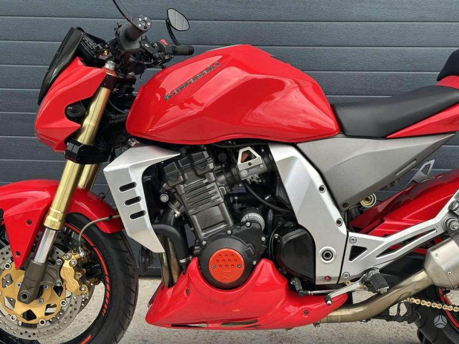 Red Kawasaki Z 2004 in Panevezys, with an engine capacity of 1.00 L and mileage of 0 thousand km for 2700 €, photo 15 on AUTOMOTO.COM.LV