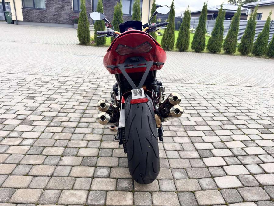 Red Kawasaki Z 2004 in Vilnius, with an engine capacity of 1.00 L and mileage of 41 thousand km for 2590 €, photo 8 on AUTOMOTO.COM.LV