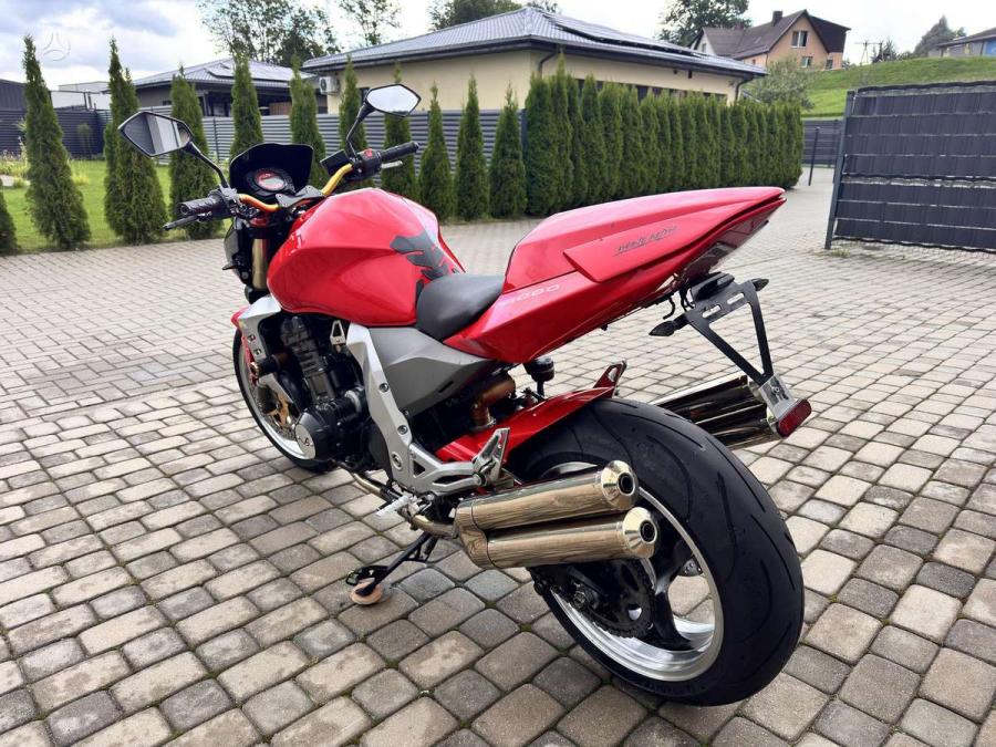 Red Kawasaki Z 2004 in Vilnius, with an engine capacity of 1.00 L and mileage of 41 thousand km for 2590 €, photo 9 on AUTOMOTO.COM.LV