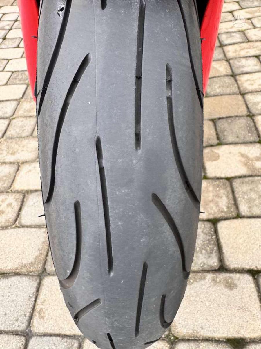 Red Kawasaki Z 2004 in Vilnius, with an engine capacity of 1.00 L and mileage of 41 thousand km for 2590 €, photo 13 on AUTOMOTO.COM.LV
