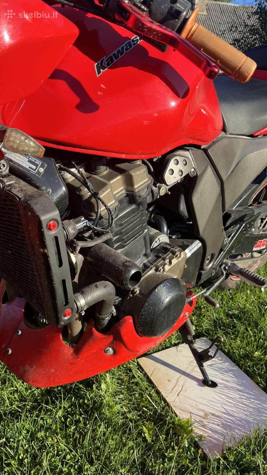 Red Kawasaki Z 2004 in Kaunas, with an engine capacity of 0.75 L and mileage of 55 thousand km for 1800 €, photo 3 on AUTOMOTO.COM.LV