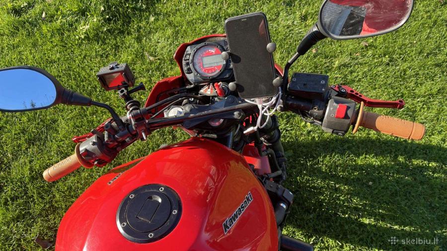 Red Kawasaki Z 2004 in Kaunas, with an engine capacity of 0.75 L and mileage of 55 thousand km for 1800 €, photo 6 on AUTOMOTO.COM.LV