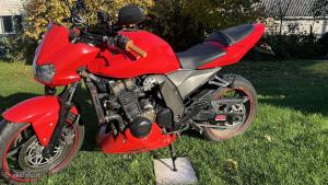 Red Kawasaki Z 2004 in Kaunas, with an engine capacity of 0.75 L and mileage of 55 thousand km for 1800 €, photo 13 on AUTOMOTO.COM.LV