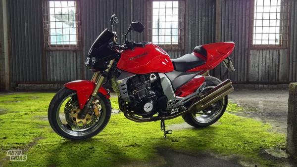 Sarkans Kawasaki Z 2004 Viļņa, ar dzinēja tilpumu 1.00 L un nobraukumu 41 tūkst. km par 2400 €, foto 7 vietnē AUTOMOTO.COM.LV