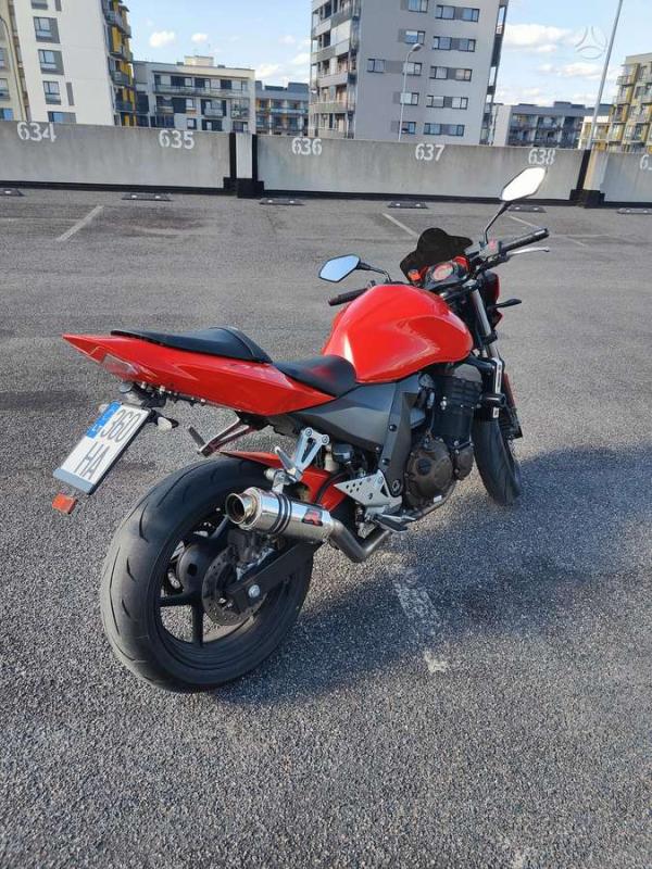 Red Kawasaki Z 2005 in Vilnius, with an engine capacity of 0.75 L and mileage of 56 thousand km for 2299 €, photo 4 on AUTOMOTO.COM.LV