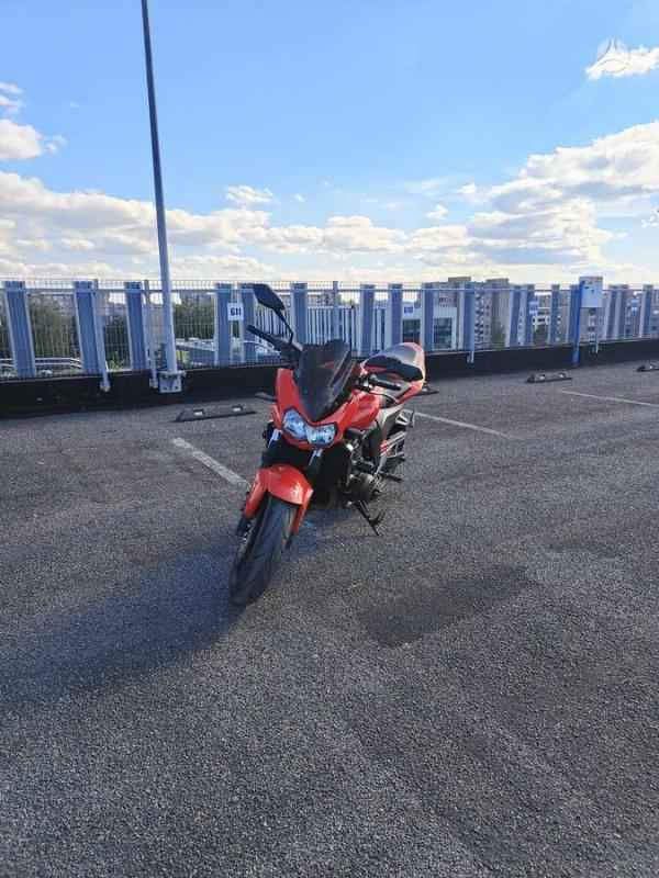 Red Kawasaki Z 2005 in Vilnius, with an engine capacity of 0.75 L and mileage of 56 thousand km for 2299 €, photo 5 on AUTOMOTO.COM.LV