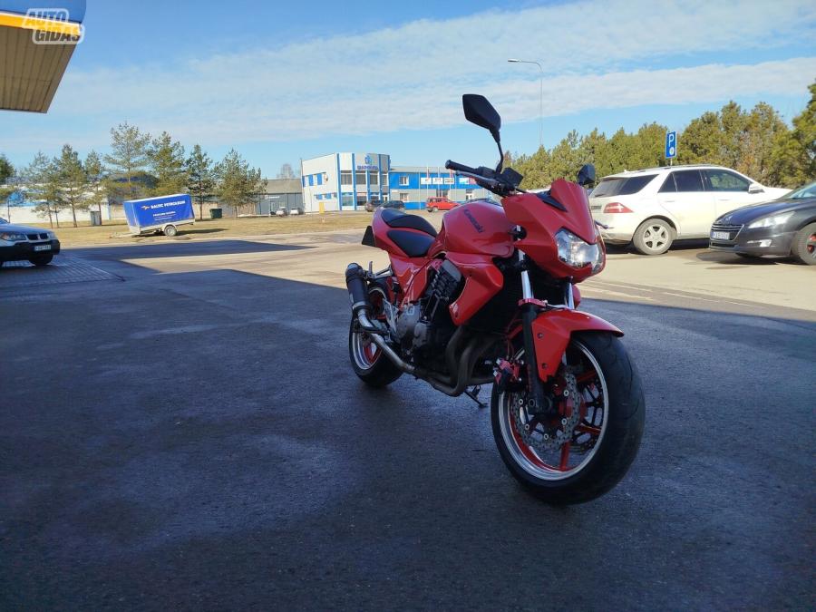 Красный Кавасаки Z 2006 в Шилале, объемом двигателя 0.75 л и пробегом 46 тыс. км за 2100 €, фото 4 на AUTOMOTO.COM.LV