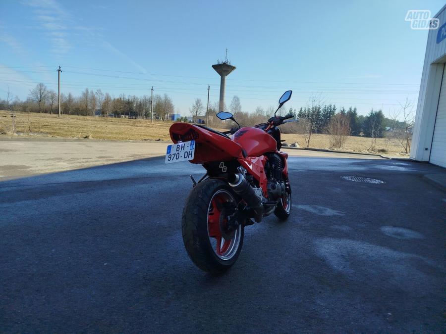 Красный Кавасаки Z 2006 в Шилале, объемом двигателя 0.75 л и пробегом 46 тыс. км за 2100 €, фото 5 на AUTOMOTO.COM.LV