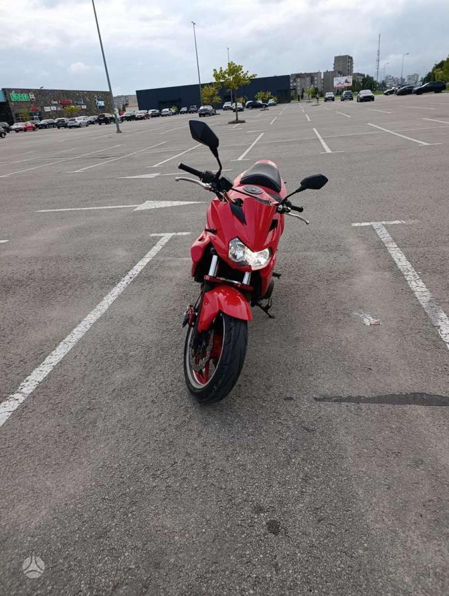 Red Kawasaki Z 2006 in Mazeikiai, with an engine capacity of 0.75 L and mileage of 47 thousand km for 2500 €, photo 1 on AUTOMOTO.COM.LV