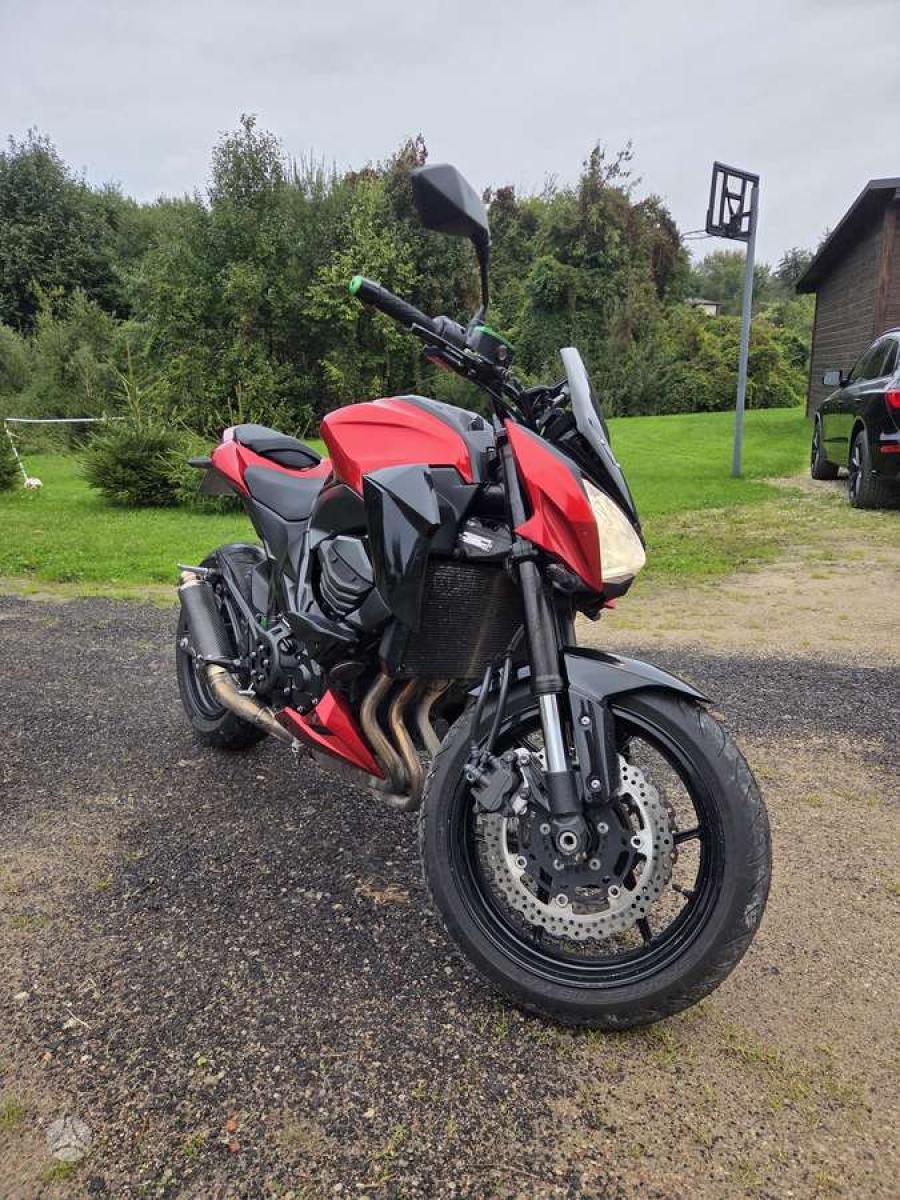 Red Kawasaki Z 2015 in Plunge, with an engine capacity of 0.81 L and mileage of 23 thousand km for 4500 €, photo 4 on AUTOMOTO.COM.LV