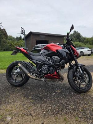Red Kawasaki Z 2015 in Plunge, with an engine capacity of 0.81 L and mileage of 23 thousand km for 4500 €, photo 5 on AUTOMOTO.COM.LV