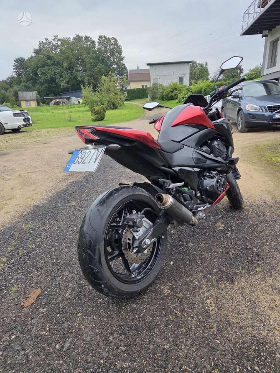 Red Kawasaki Z 2015 in Plunge, with an engine capacity of 0.81 L and mileage of 23 thousand km for 4500 €, photo 6 on AUTOMOTO.COM.LV