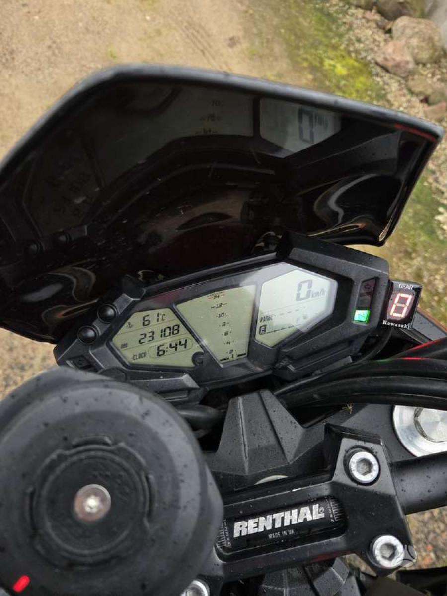 Red Kawasaki Z 2015 in Plunge, with an engine capacity of 0.81 L and mileage of 23 thousand km for 4500 €, photo 8 on AUTOMOTO.COM.LV