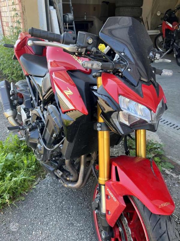 Red Kawasaki Z 2022 in Jelgava, with an engine capacity of 0.95 L and mileage of 9 thousand km for 3700 €, photo 1 on AUTOMOTO.COM.LV
