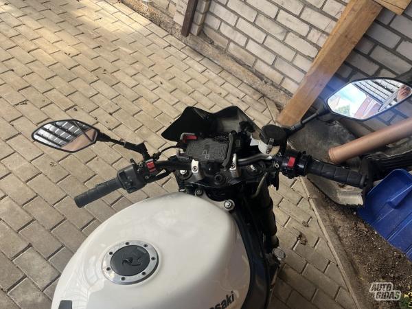 White Kawasaki Z 2000 in Siauliai, with an engine capacity of 0.60 L and mileage of 49 thousand km for 1750 €, photo 5 on AUTOMOTO.COM.LV