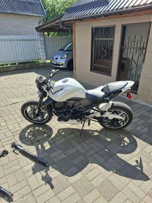 White Kawasaki Z 2008 in Salcininkai, with an engine capacity of 0.75 L and mileage of 27 thousand km for 2300 €, photo  on AUTOMOTO.COM.LV