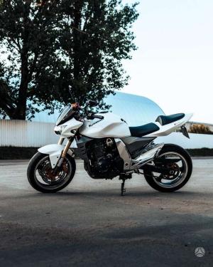 Белый Кавасаки Z 2008 в Алитус, объемом двигателя 1.00 л и пробегом 28 тыс. км за 3700 €, фото  на AUTOMOTO.COM.LV