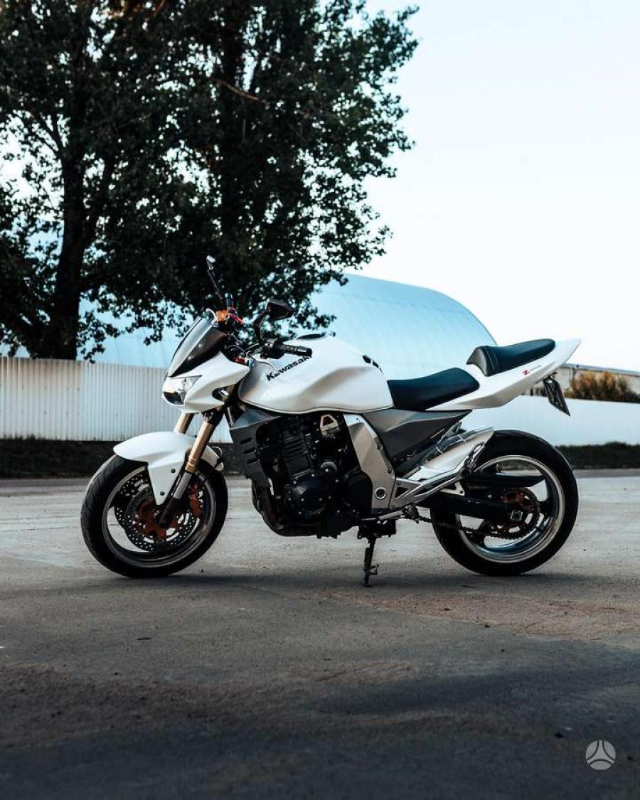 Белый Кавасаки Z 2008 в Алитус, объемом двигателя 1.00 л и пробегом 28 тыс. км за 3700 €, фото 1 на AUTOMOTO.COM.LV