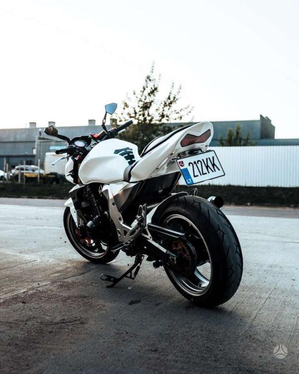 Balts Kawasaki Z 2008 Alīta, ar dzinēja tilpumu 1.00 L un nobraukumu 28 tūkst. km par 3700 €, foto 2 vietnē AUTOMOTO.COM.LV
