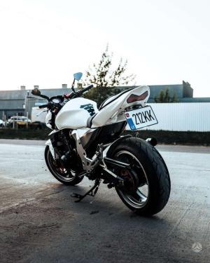 Белый Кавасаки Z 2008 в Алитус, объемом двигателя 1.00 л и пробегом 28 тыс. км за 3700 €, фото 3 на AUTOMOTO.COM.LV