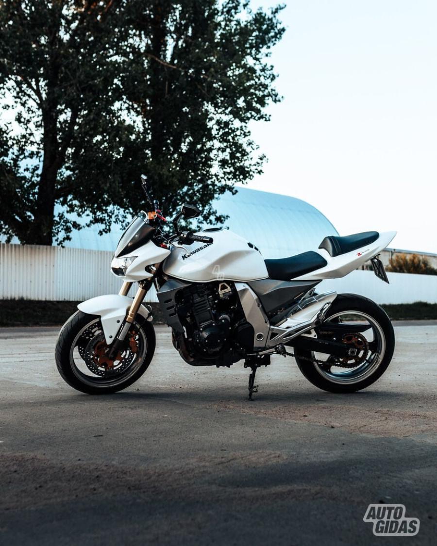 Белый Кавасаки Z 2008 в Алитус, объемом двигателя 1.00 л и пробегом 29 тыс. км за 3300 €, фото 1 на AUTOMOTO.COM.LV
