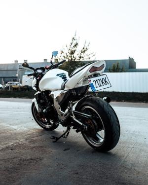 Белый Кавасаки Z 2008 в Алитус, объемом двигателя 1.00 л и пробегом 29 тыс. км за 3300 €, фото 7 на AUTOMOTO.COM.LV