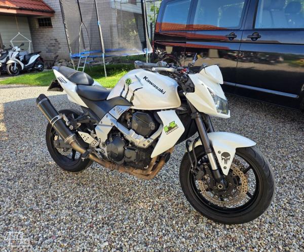White Kawasaki Z 2009 in Pasvalys, with an engine capacity of 0.75 L and mileage of 60 thousand km for 1499 €, photo 1 on AUTOMOTO.COM.LV