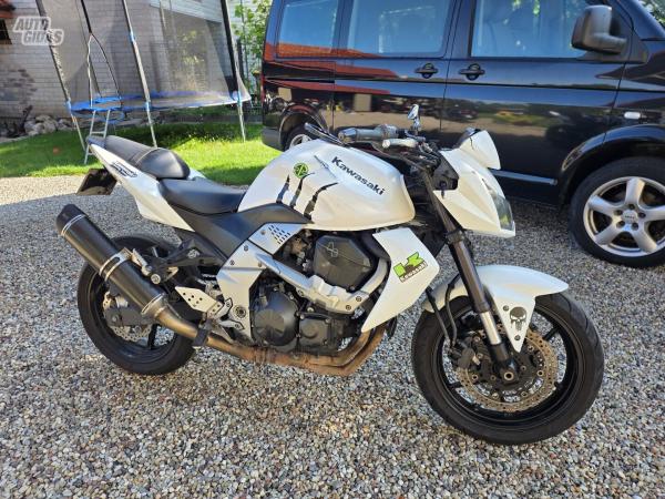 White Kawasaki Z 2009 in Pasvalys, with an engine capacity of 0.75 L and mileage of 60 thousand km for 1499 €, photo 4 on AUTOMOTO.COM.LV