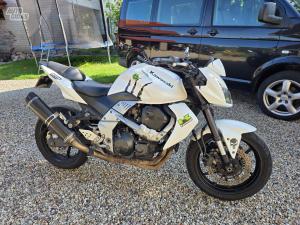 White Kawasaki Z 2009 in Pasvalys, with an engine capacity of 0.75 L and mileage of 60 thousand km for 1199 €, photo 5 on AUTOMOTO.COM.LV