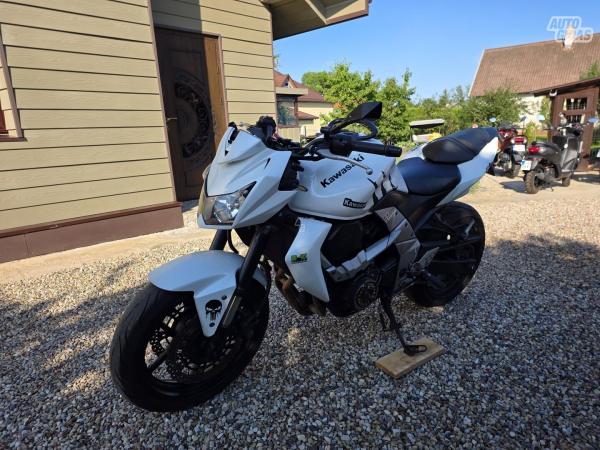 White Kawasaki Z 2009 in Pasvalys, with an engine capacity of 0.75 L and mileage of 60 thousand km for 1499 €, photo 6 on AUTOMOTO.COM.LV