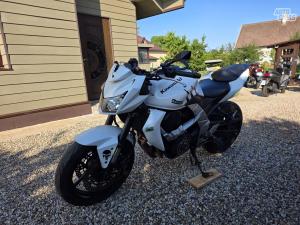White Kawasaki Z 2009 in Pasvalys, with an engine capacity of 0.75 L and mileage of 60 thousand km for 1199 €, photo 7 on AUTOMOTO.COM.LV
