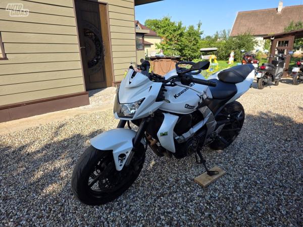White Kawasaki Z 2009 in Pasvalys, with an engine capacity of 0.75 L and mileage of 60 thousand km for 1499 €, photo 9 on AUTOMOTO.COM.LV