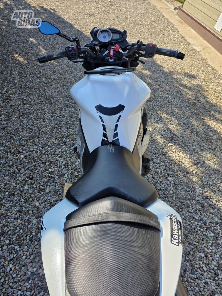 White Kawasaki Z 2009 in Pasvalys, with an engine capacity of 0.75 L and mileage of 60 thousand km for 1199 €, photo 14 on AUTOMOTO.COM.LV