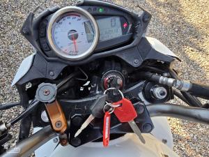 White Kawasaki Z 2009 in Pasvalys, with an engine capacity of 0.75 L and mileage of 60 thousand km for 1199 €, photo 21 on AUTOMOTO.COM.LV