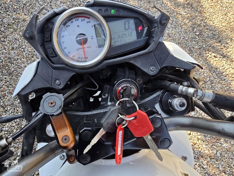 White Kawasaki Z 2009 in Pasvalys, with an engine capacity of 0.75 L and mileage of 60 thousand km for 1199 €, photo 21 on AUTOMOTO.COM.LV