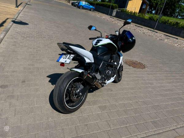 Белый Кавасаки Z 2010 в Укмерге, объемом двигателя 0.75 л и пробегом 42 тыс. км за 3750 €, фото 2 на AUTOMOTO.COM.LV
