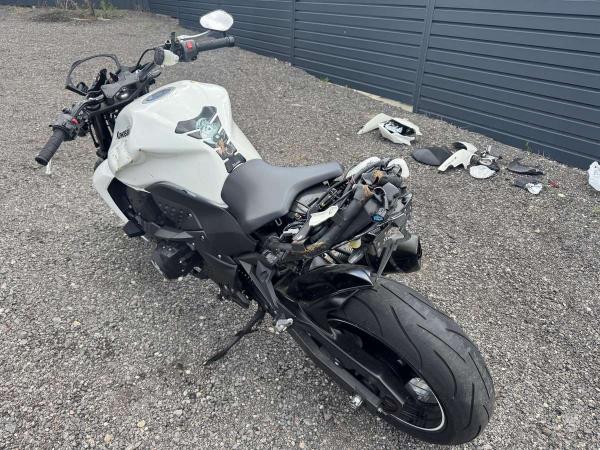 White Kawasaki Z 2011 in Kaunas, with an engine capacity of 0.75 L and mileage of 16 thousand km for 1350 €, photo 3 on AUTOMOTO.COM.LV