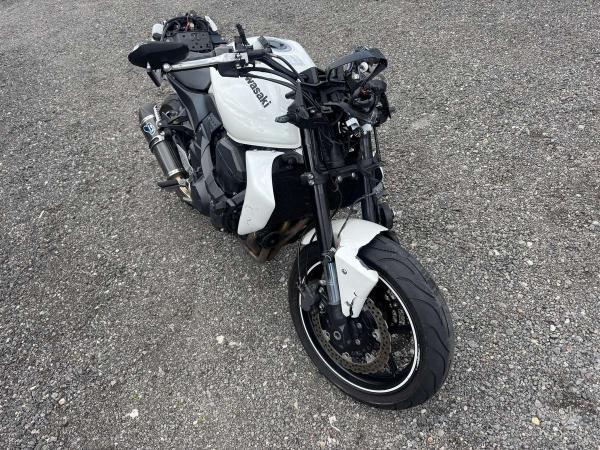 White Kawasaki Z 2011 in Kaunas, with an engine capacity of 0.75 L and mileage of 16 thousand km for 1350 €, photo 5 on AUTOMOTO.COM.LV