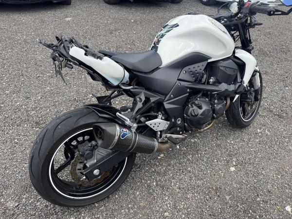 White Kawasaki Z 2011 in Kaunas, with an engine capacity of 0.75 L and mileage of 16 thousand km for 1350 €, photo 7 on AUTOMOTO.COM.LV