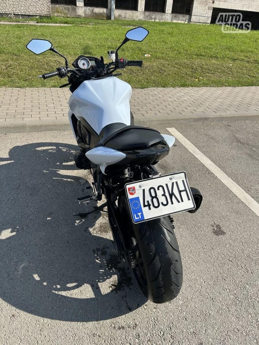 White Kawasaki Z 2011 in Kaunas, with an engine capacity of 0.75 L and mileage of 50 thousand km for 3000 €, photo 6 on AUTOMOTO.COM.LV